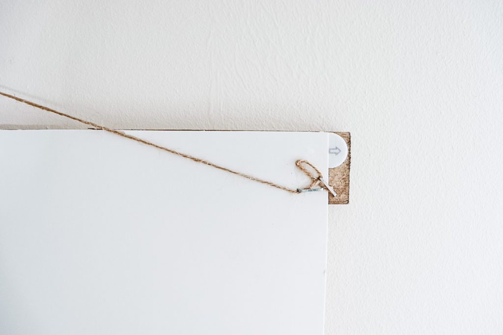 DIY Hanging Frame - Boldly Rise